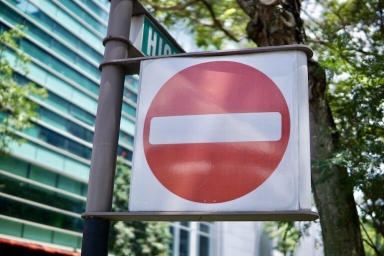 Understanding Road Signs and Traffic Signals: A Comprehensive Refresher ...