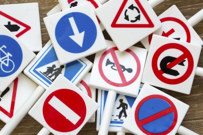 Understanding Road Signs and Traffic Signals: A Comprehensive Refresher ...